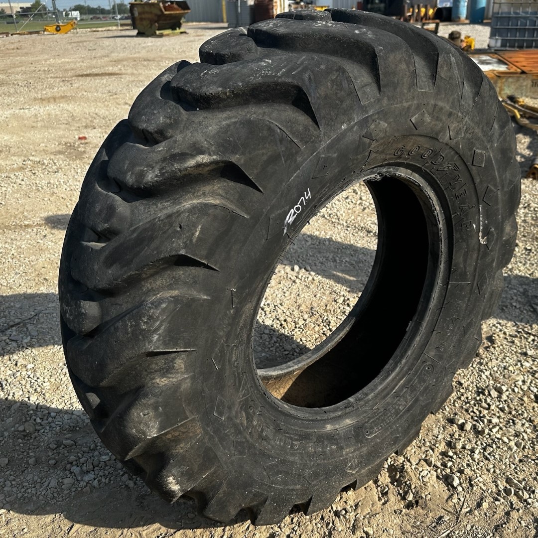 12.5/80X18 Goodyear OTR Tire E-2 SGL Sure Grip Lug 14-Ply CONDITION ...