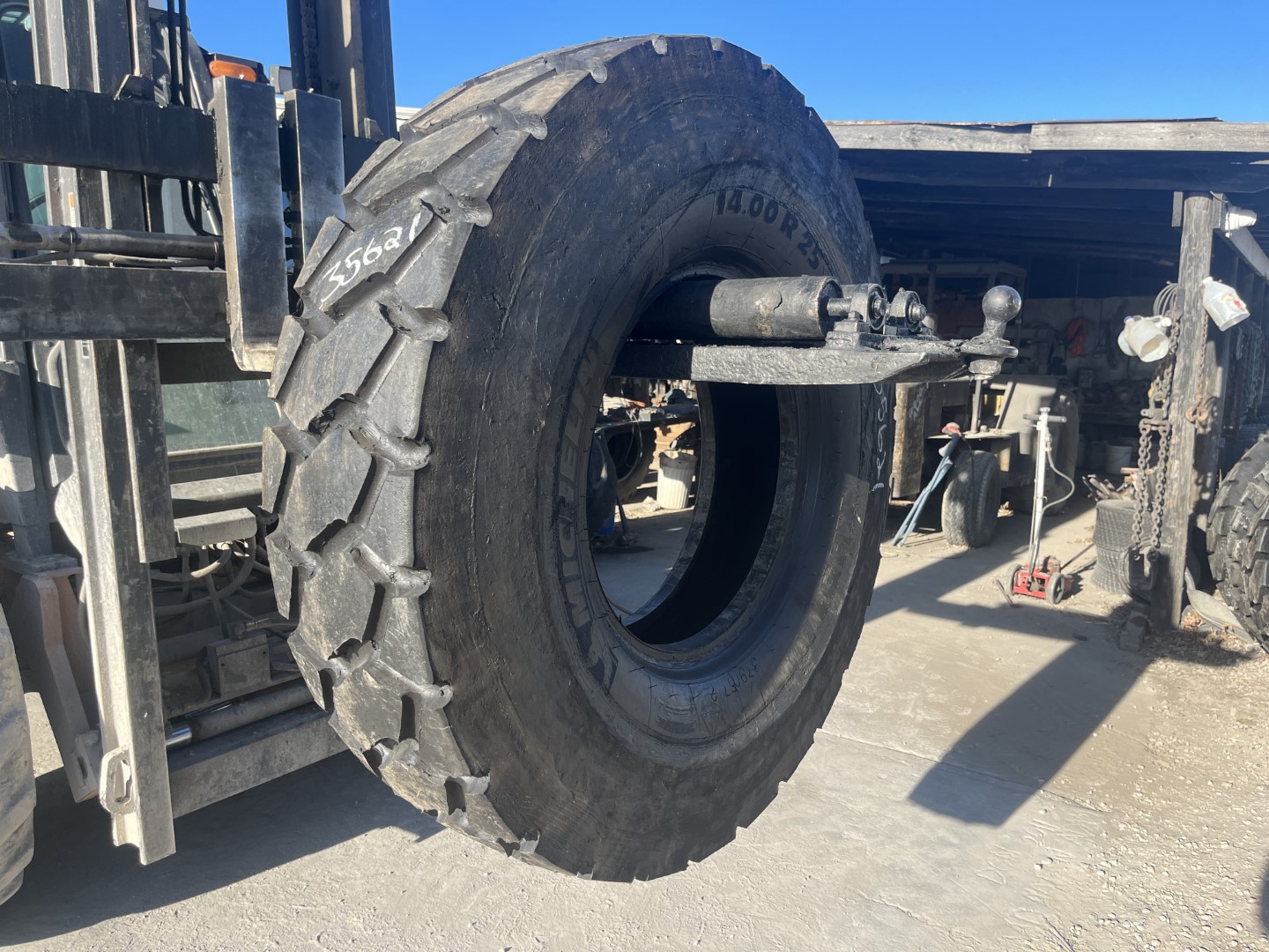 14.00R25 Michelin OTR Tire E-4 XHD1 3-Star CONDITION: Retread-NewTREAD ...