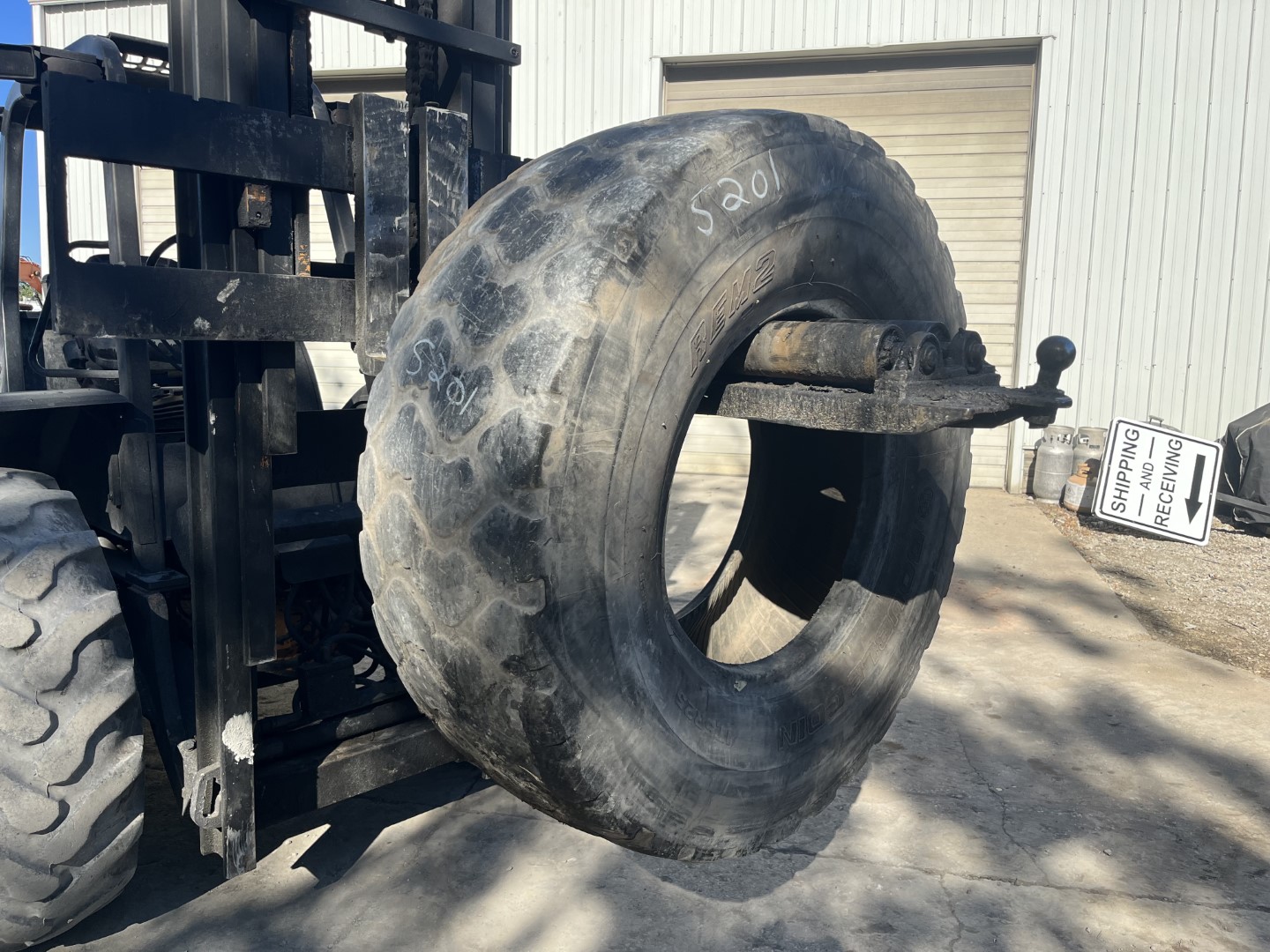 17.5R25 Double Coin OTR Tire E-3 L-3 REM2 1-Star CONDITION: UsedTREAD ...