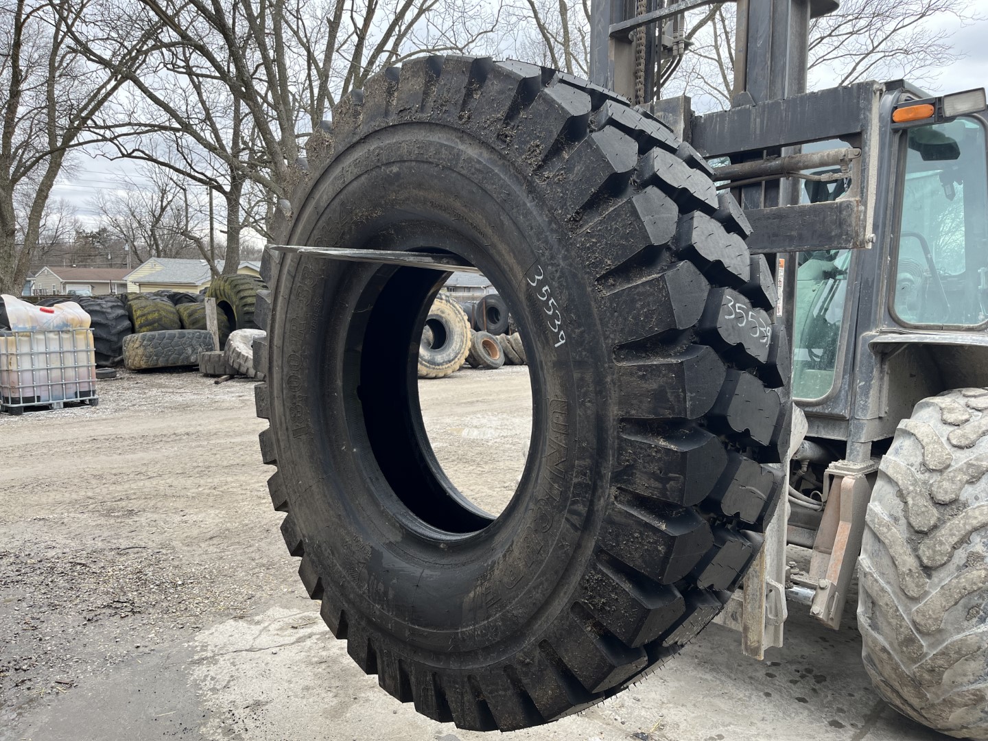 18.00R33 Unicure OTR Tire E-4 CH-4 2-Star CONDITION: Retread-NewTREAD DEPTH: 64/32ndsDETAILS ...