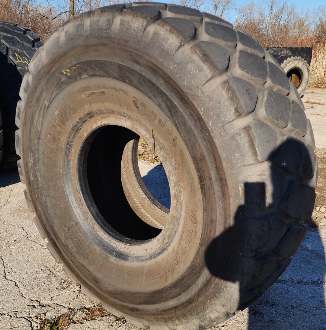 26.5R25 Bridgestone OTR Tire E-3 L-3 VMT 1-Star CONDITION: UsedTREAD ...