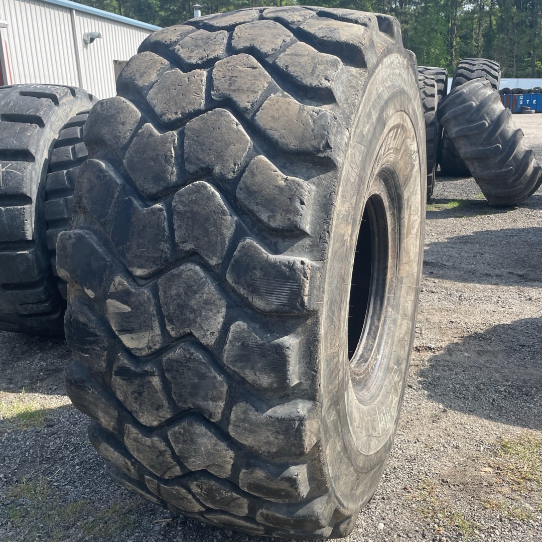 29.5R25 Michelin OTR Tire E-3 XADN 2-Star CONDITION: UsedTREAD DEPTH: 32/32ndsDETAILS: CleanREF ...