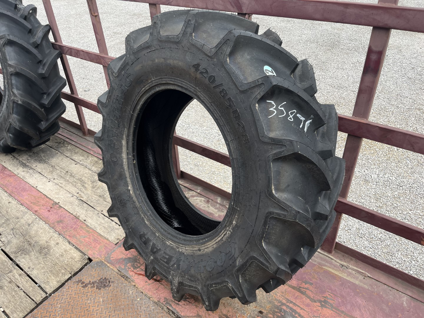 420/85R28 Goodyear OTR Tire R-1W OptiTrac 139D CONDITION: NewTREAD ...