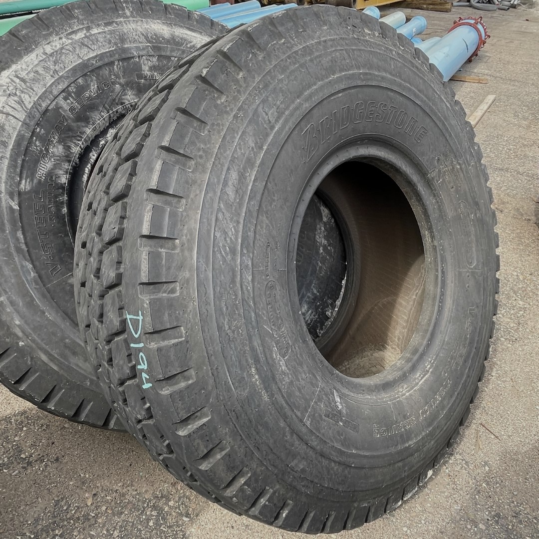 525/80R25 Bridgestone OTR Tire E-2 Crane Highway VHSZ 176F CONDITION ...