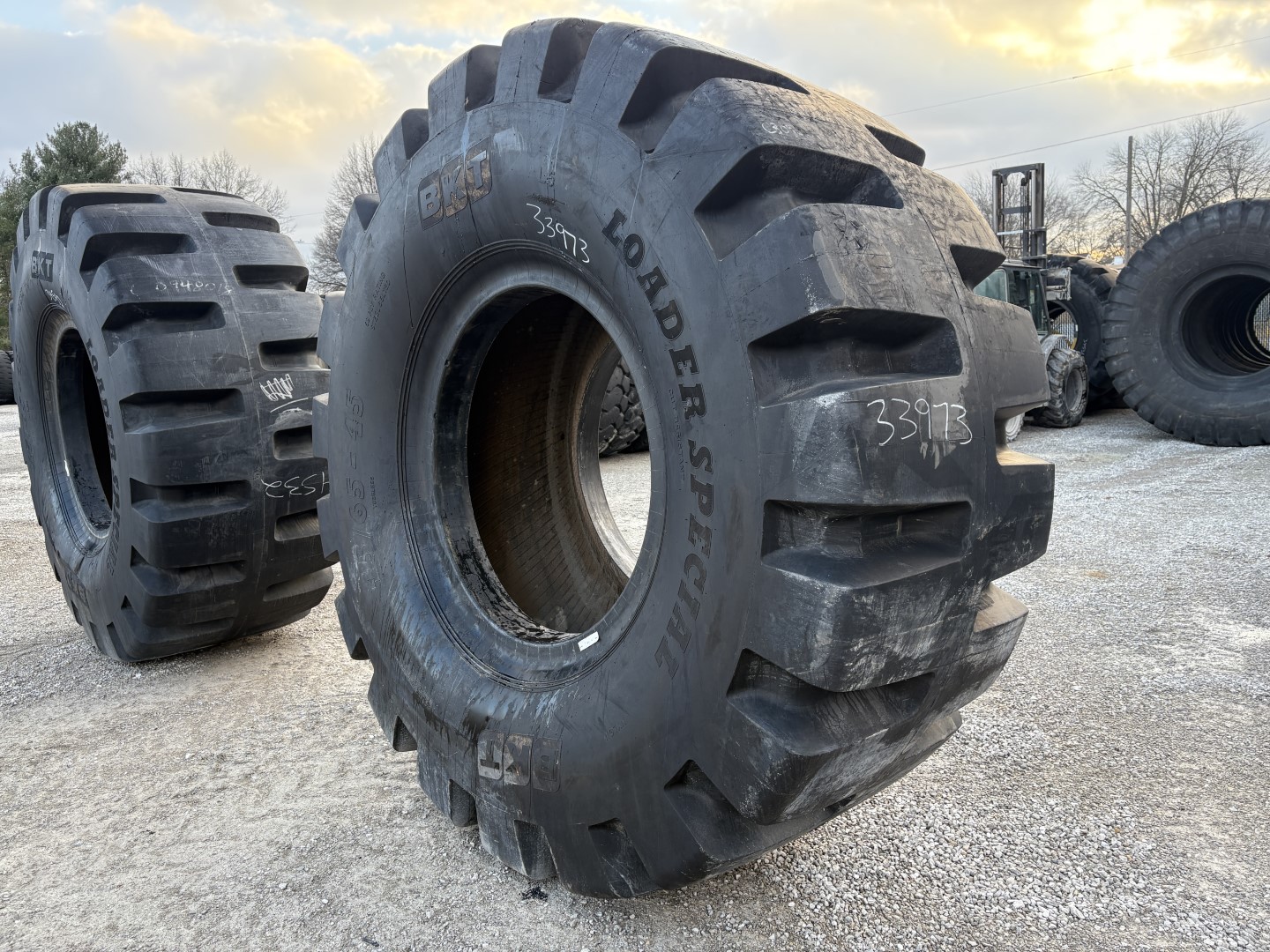 45/65X45 BKT OTR Tire L-5 Loader Special 58-Ply CONDITION: New TREAD ...